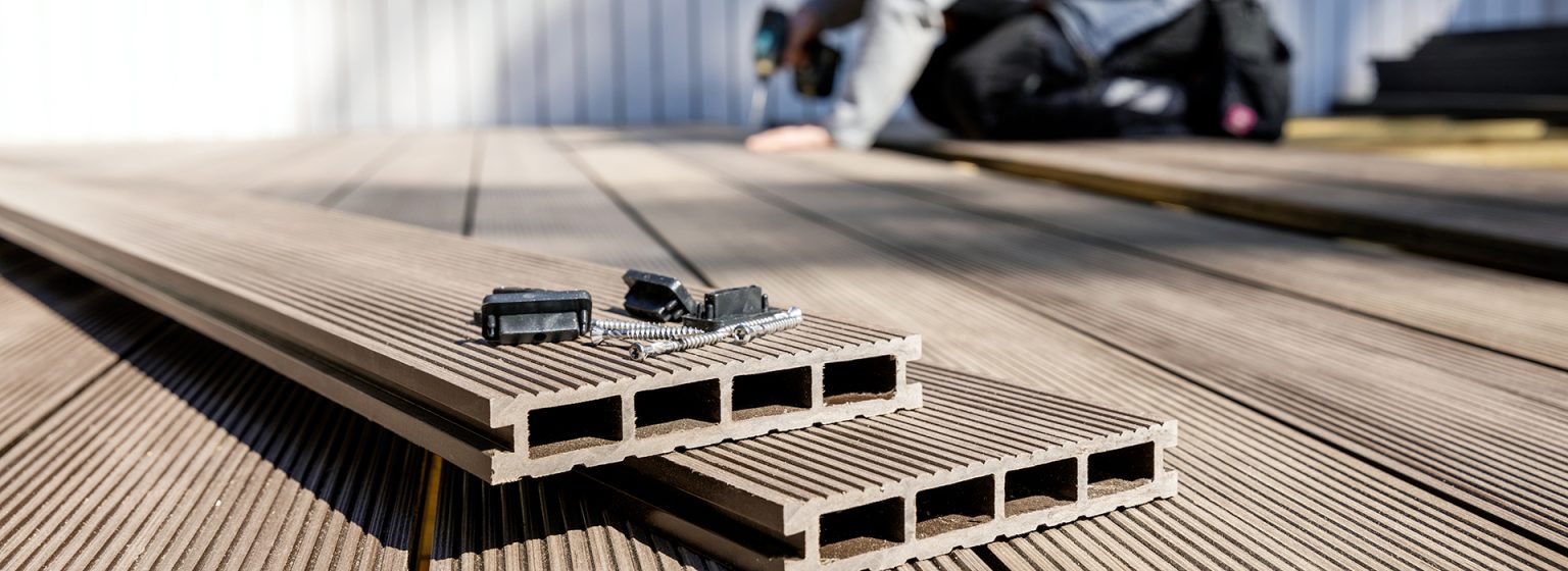 Pavimento in legno composito –WPC: manutenzione e protezione