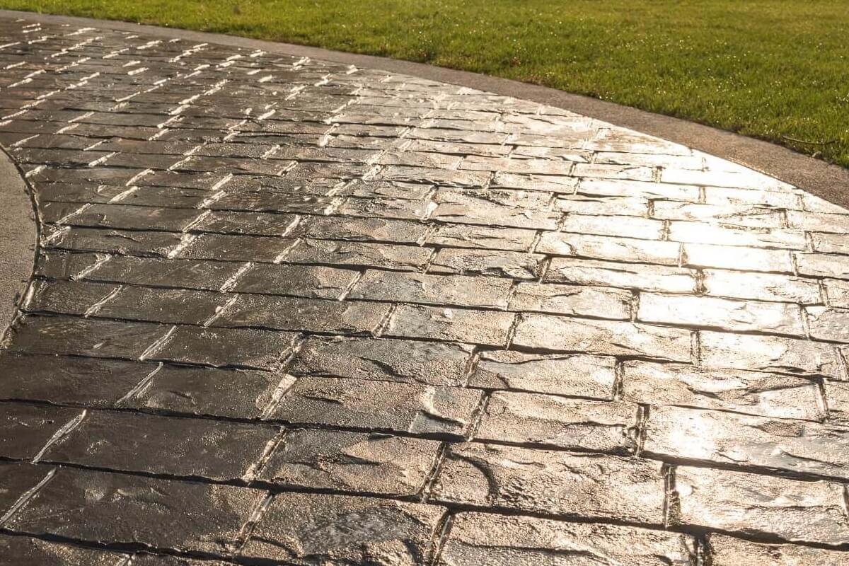 How to Enhance Natural Stone: When to Use STONEPLUS or WET ECO
